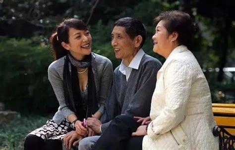 失业了 中国大量“全职儿女”飞奔回家啃老 ＊ 阿波罗新闻网