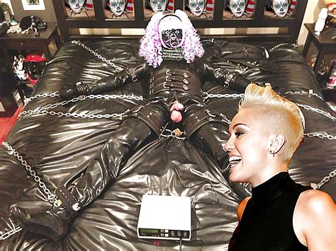 Miley And Antoniette Femdoms With Slaves Porn Pictures Xxx Photos Sex Images 1077349 Pictoa