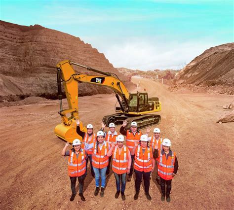Ferreycorp Lanza Primera Bolsa De Trabajo Para Operadores De Maquinaria