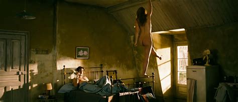 Heida Reed Nue Dans One Day
