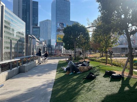 渋谷に若者が再び集まりだしていた渋谷“ミヤシタパーク”で見た「異様な光景」（谷頭 和希） 4ページ目 マネー現代 講談社