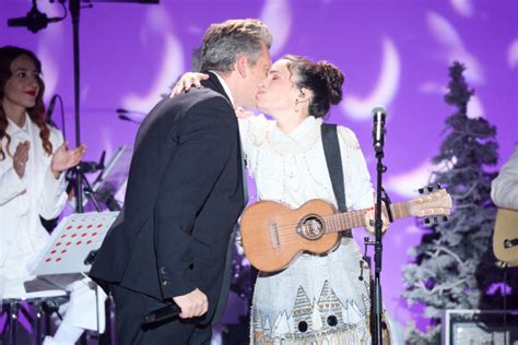 Élodie Frégé Sublime En Robe Fendue Et Bustier Louane Sur Son 31