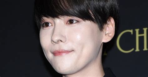 포토 위너 김진우 밀가루 피부