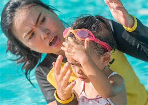 儿童心理学家：爸妈「过度教养」的3个迹象 哔哩哔哩