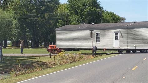 Using Remote Tractor To Move A Mobile Home When The Wheel Comes Off You