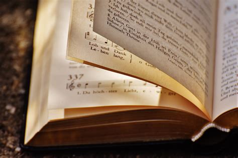 무료 이미지 쓰기 독서 열다 늙은 교회에 종이 상표 찬송가 세례반 문학 본문 문서 경계 덮개 압력 검색 투구 한 도서 페이지 스크롤 한