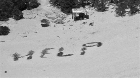 Los 3 náufragos rescatados en una isla desierta tras escribir HELP en