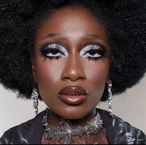 Pin By 🍒softmusemir 🍸 On Makeup Tingz Disco Makeup Vintage Makeup
