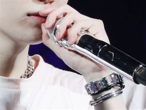 Pin By Valeria On Hands Yoongi Min Yoongi Yoongi S Hands