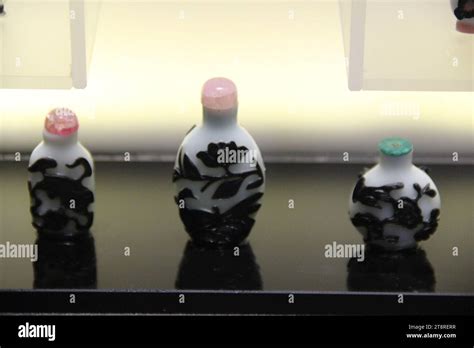 Qing Glass Snuff Bottles Special Exhibit Of Glass Artifacts Palace