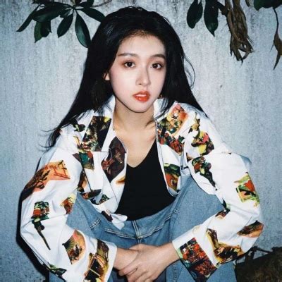 个性复古女生头像 故事很长 11张 女生头像 刻爱头像网