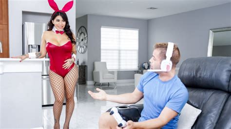 Thick Latina In Sexy Bunny Costume Tokyo Lynn Gets Her Milf Twat Filled