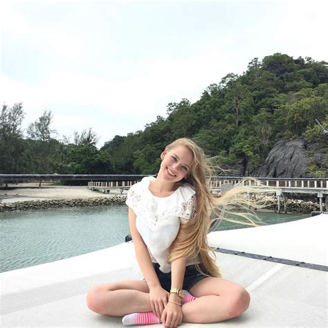 Oksana Neveselaya The Worlds Hottest Math Teacher Is Blowing Up The