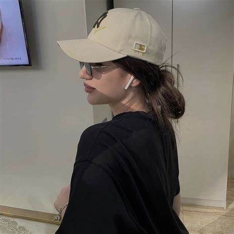 Pacify Adlı Kullanıcının Icône Panosundaki Pin Kadın Kızlar