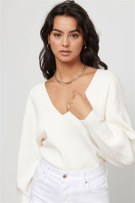 Dynamite Luca Puff Sleeve V Neck Sweater 10005864128m