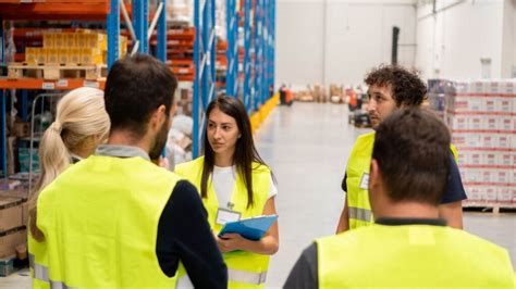 What Does A Warehouse Operations Manager Do Jobs Duties And Responsibilities Logos Logistics