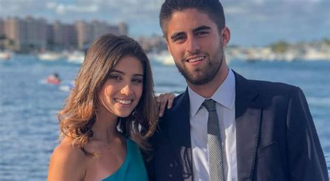 Al Fondo Hay Sitio Quién Es Ignacio Montagne La Pareja De Karime