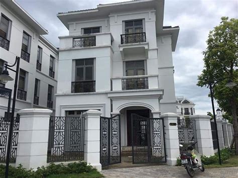 Thi công làm hàng rào cổng sắt Công ty TNHH HQ TECH Việt Nam