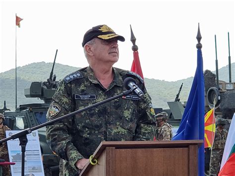 Началникът на отбраната адм Емил Ефтимов Dnes Dir Bg