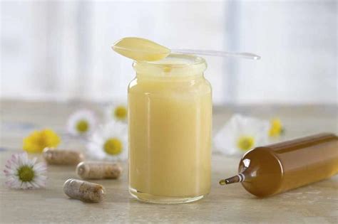 Difference Between Honey And Royal Jelly Delee Honey