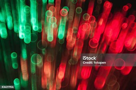 다른 컬러 레이저 광선 어두운 배경 심근 Темному Фоні에 아름 다운 조명 효과 만들 0명에 대한 스톡 사진 및 기타 이미지 Istock
