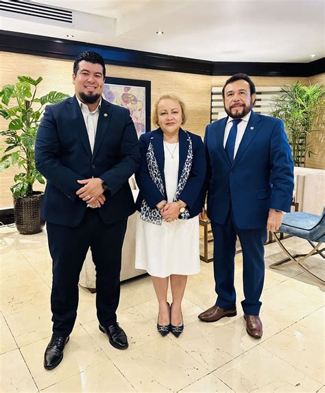 🇸🇻🤝🏼🇩🇴 Iván Quezada