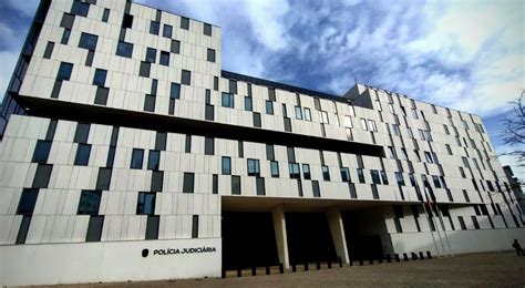Combate Ao Crime Organizado Polícia Judiciária Deteve 31 Pessoas Em