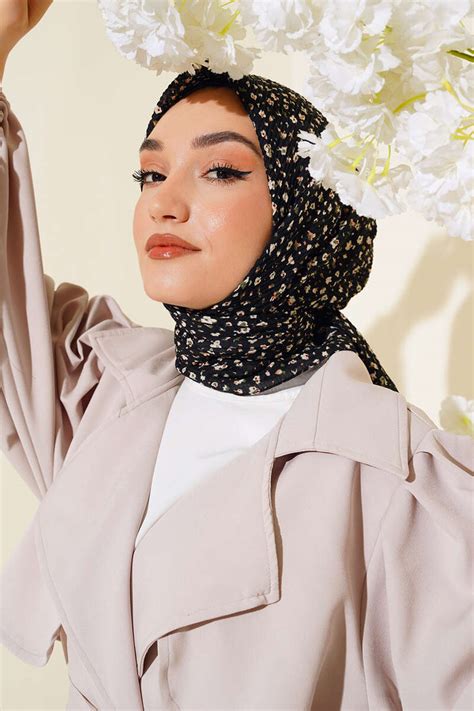 Desenli Mio Eşarp Siyah Bej Desenli Mio Eşarp Siyah Bej