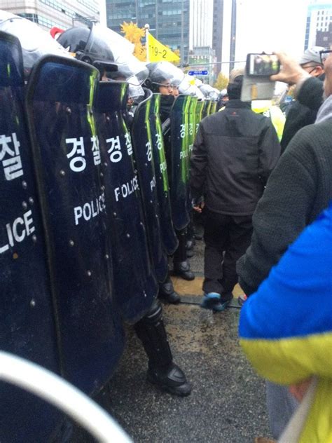 4시부터 시민 시위대 제일 앞에 있던 분의 글  인스티즈 Instiz 이슈 카테고리