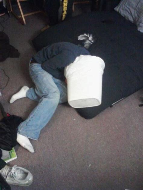 Passed Out People 15 Pics