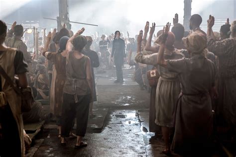 Check Out HQ New Stills From THE HUNGER GAMES MOCKINGJAY PART 1