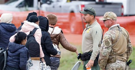 Un Juez De Texas Bloquea Temporalmente Un Plan De Regularización De
