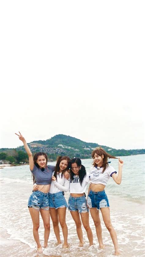Download 18 Lisa Dan Jisoo Blackpink Wallpaper Simple Teaster