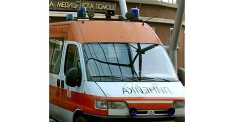 Товарен автомобил се вряза в кола загина младо семейство