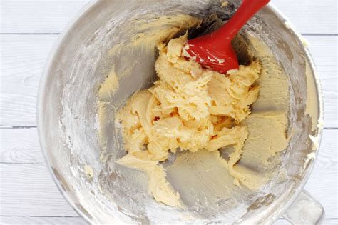 Spoon Or Pipe The Custard Cream Filling Onto The Base Of A Biscuit And Spread It To The Edges