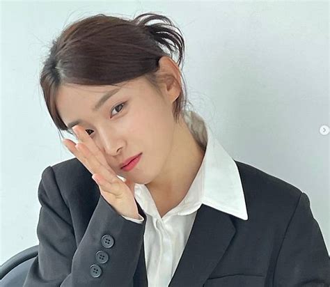 육군 김태희로 사랑받던 전설의 여군 하사의 전역후 간호사된 근황 필더무비