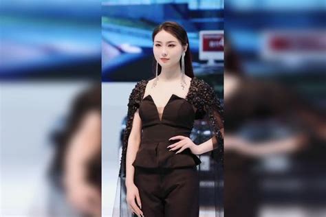 模特 美女 100万和小姐姐，你选哪个？美女姐姐