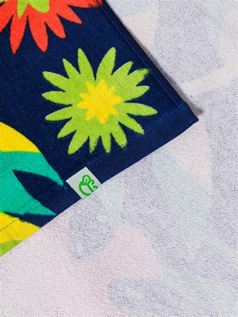 Beach Towel Toucan In The Jungle Dedoles