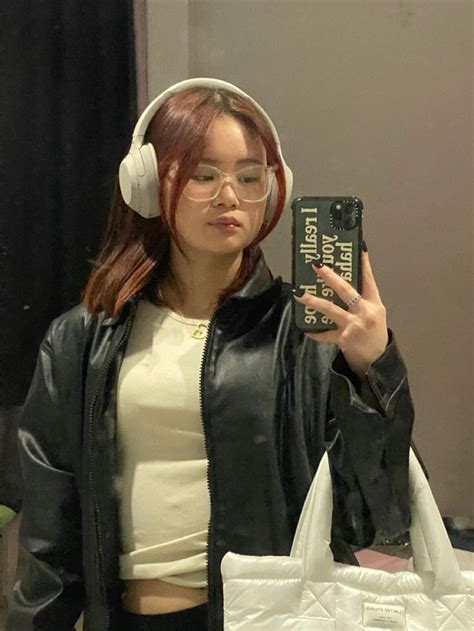 Sony Headphones Pose Gaya Model Pakaian Pose Pemotretan