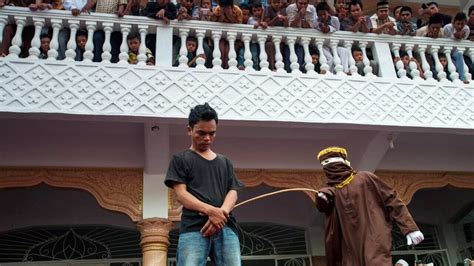 100 Lashes For Extramarital And Gay Sex In Aceh Sbs News