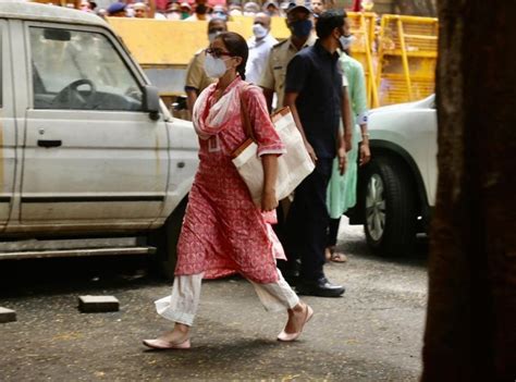 Sara Ali Khan Arrives At Ncb Office In Drug Related Case