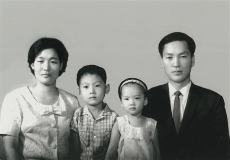 [포토]“아버지가 제1 멘토였다”…尹 인생 고비마다 조언｜동아일보