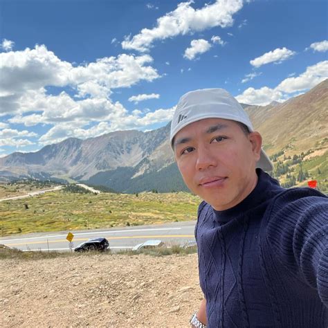 Voa Burmese အမေရိကန်ပြည်ထောင်စု ကော်လိုရာဒိုပြည်နယ် ဒန်ဗာမြို့မှာ ဆေးခြောက်မှီဝဲသူတွေစုဝေးပြီး