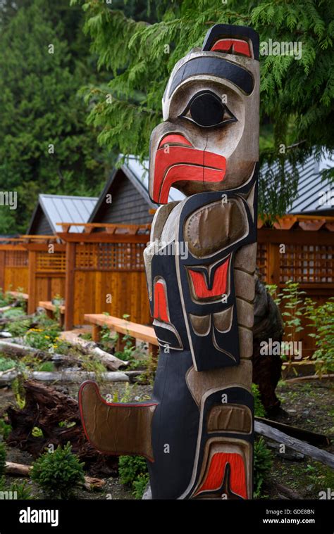 Totem Hi Res Stock Photography And Images Alamy