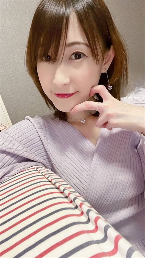 Hisano 公式 ⸜˙💋˙ ⸝💕w On Twitter 久しぶりに赤リップ💄 ️ 好きなんだけどマスクに付くし避けてたからなん