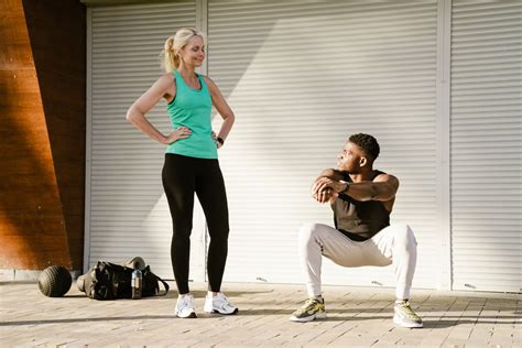 Comment Faire Du Squat Pour Tonifier Vos Fessiers Sans Réveiller De Douleur Aux Genoux
