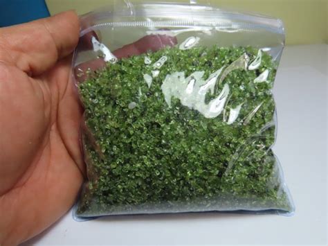 【競標樂】精選天然漂亮橄欖石細碎石500克裝衝評價、原價350元、限量10組 Yahoo奇摩拍賣