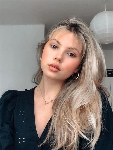 Wispy Side Bangs