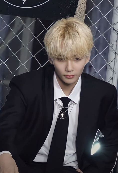 Seventeen에 있는 Toruqxz님의 핀 연예인 정한 세븐틴