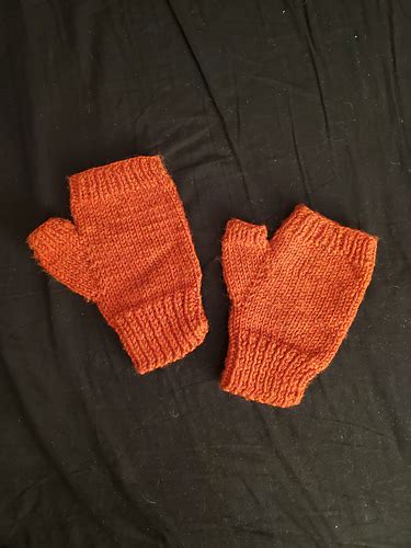 Ravelry Easy Fingerless Mittens With Thumbs Pattern By Marianna Mel